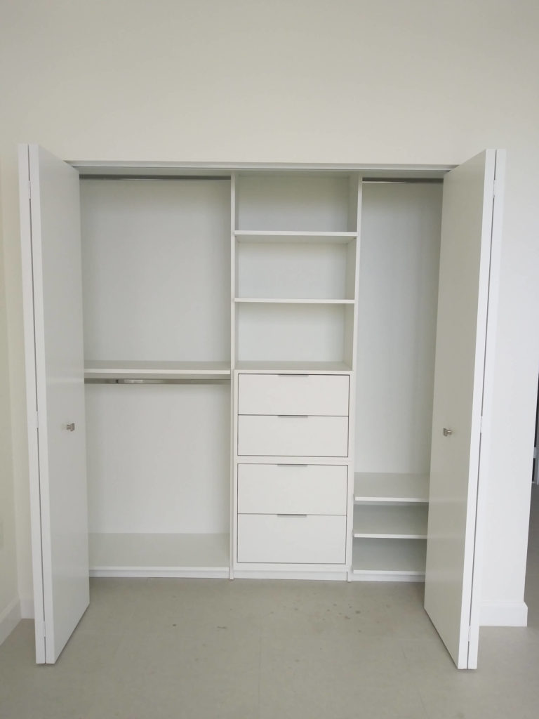 Reach In Closet Systems Reach-In Closet Designs