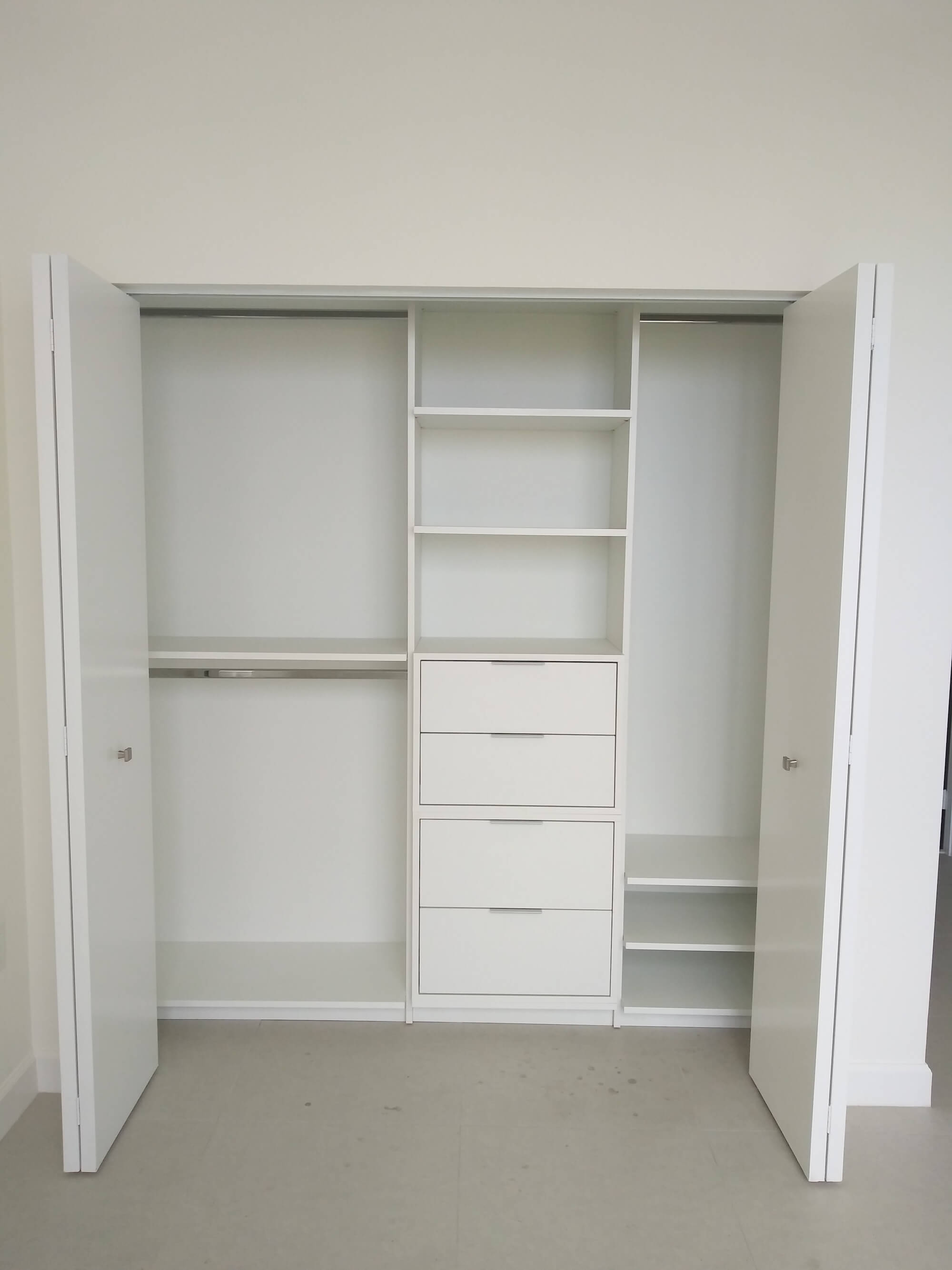 Reach In Closet Systems Reach-In Closet Designs